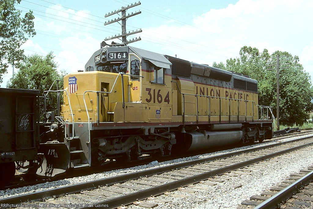 UP SD40-2 3164